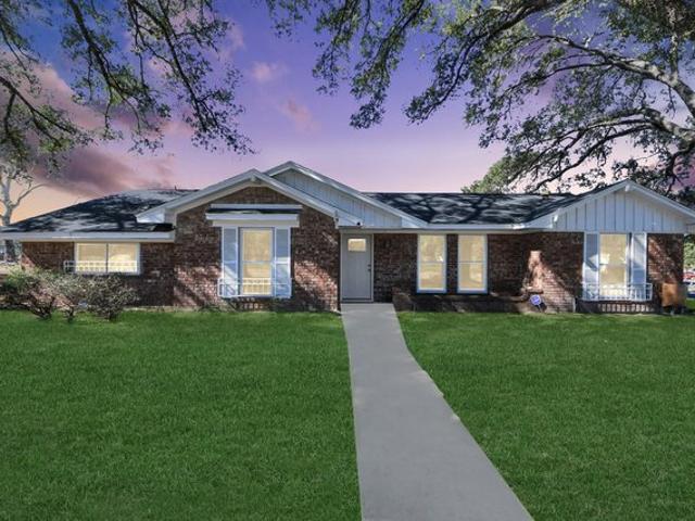 1805 9th St, Hempstead, TX 77445