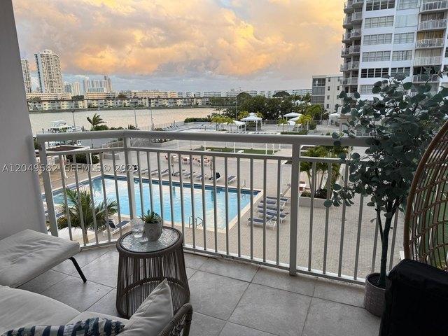 18061 Biscayne Blvd Apt 404, Aventura, FL 33160
