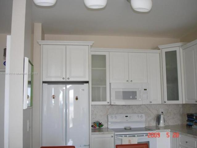 18061 Biscayne Blvd #PH03 Aventura, FL 33160