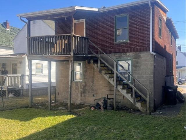 1806 Main St