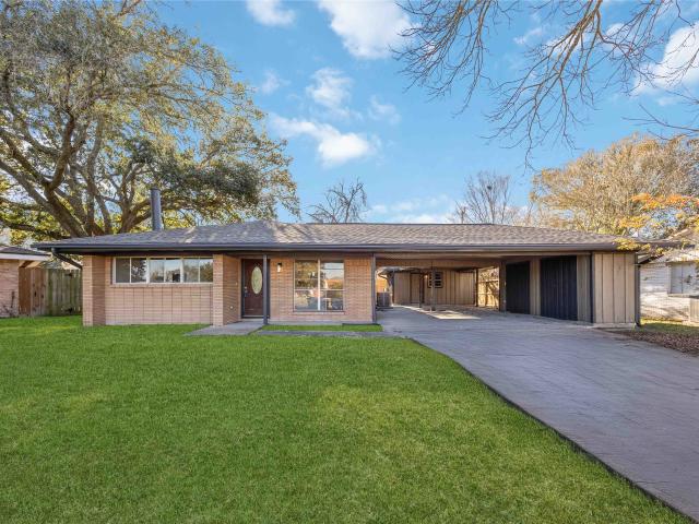 1806 Meadowview Dr, Alvin, TX 77511 | MLS #68725 | Compass