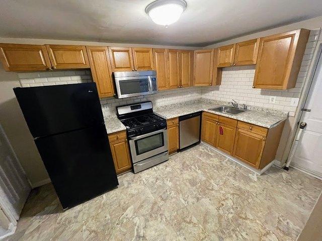 1806 N Gratz St, Philadelphia, PA 19121