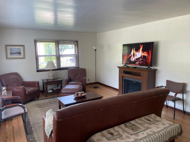 1806 Bellview Lane