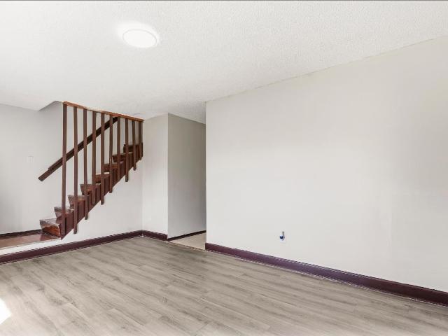 1806 Cedar Heights