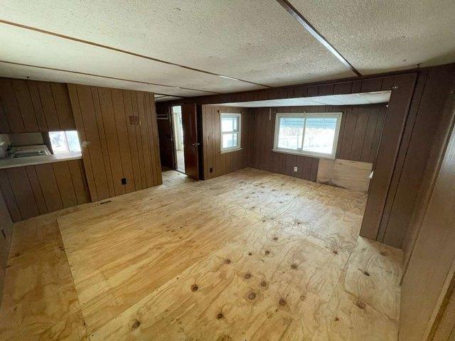 1806 E Webster Rd, Flint, MI 48505