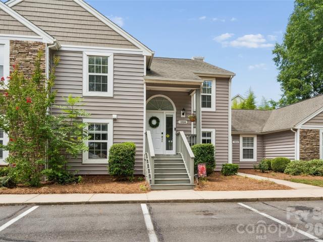 1806 Fairlawn Court