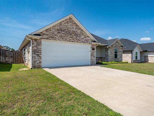 1806 Forestdale