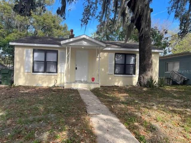 1806 High St, Leesburg, FL 34748