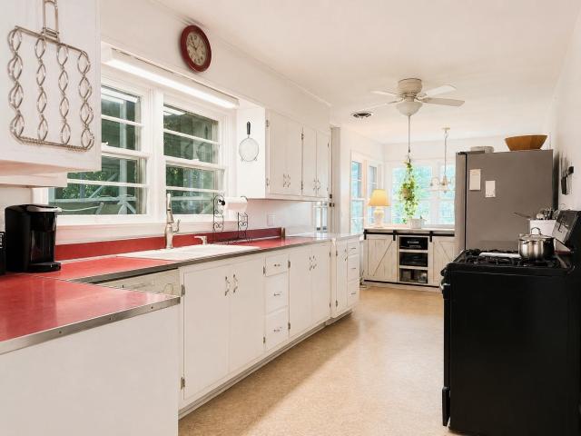 1806 Highland Dr
