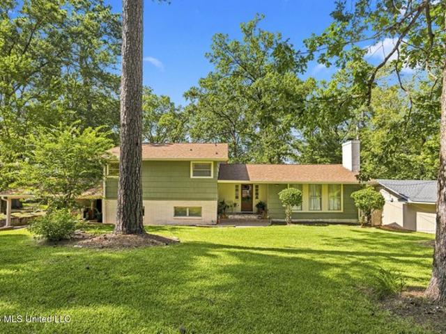 1806 Hillview Dr, Jackson, MS 39211