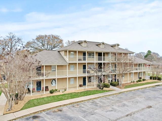 1806 Runnymead Ave SW, 2 beds, 2 full baths