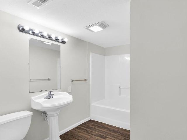 1806 S Cottage Grove Ave 3 Bedroom Apartment for Rent at 1806 S Cottage Grove Ave, Urbana, IL 61801