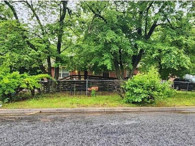 1806 S Pitt St, Greenville, NC 27834