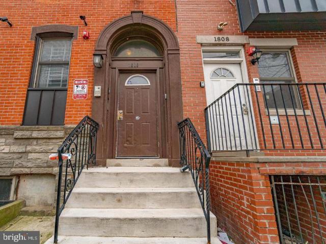 1806 W Berks Street