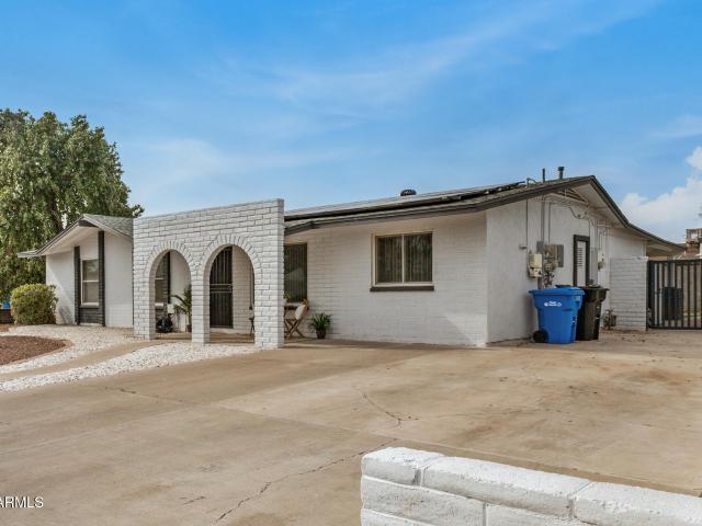 1806 w kerry lane