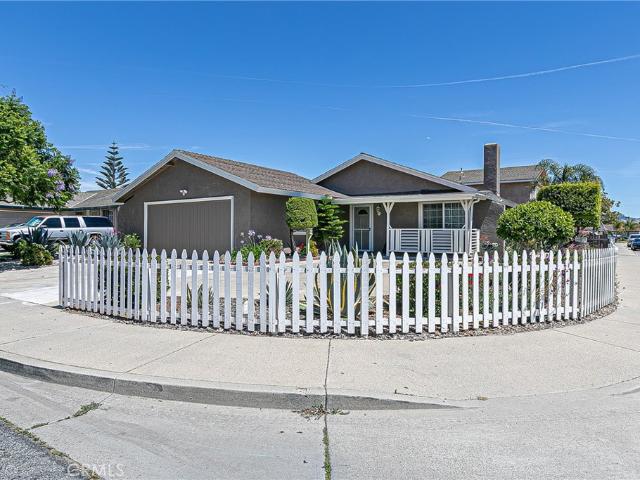 1806 Woodlawn Dr, Santa Maria, CA 93458 | MLS #PI26087 | Compass