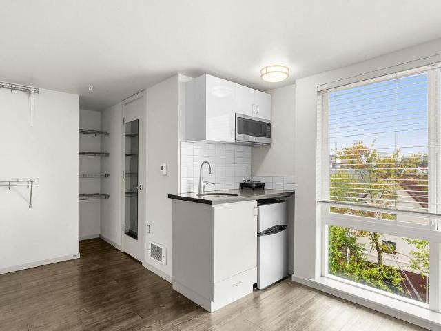 1806 1812 12th Ave Apartments Studio Apartment for Rent at 1812 12th Ave, Seattle, WA 98122 Broadway