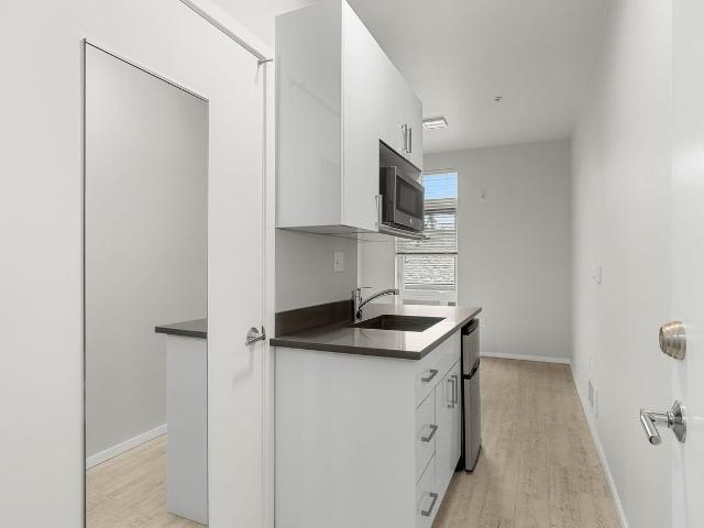 Welcome to 1806 23rd Ave — Modern Living in the Heart of Seattle’s Central District Studio Apartment for Rent at 1806 23rd Avenue, Seattle, WA 98122 Mann
