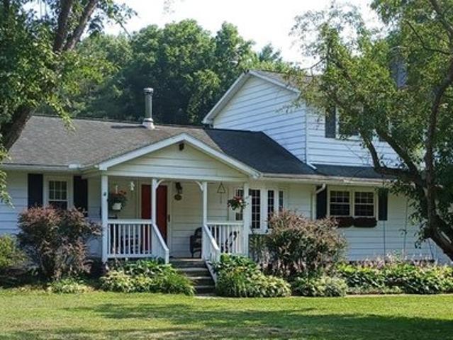 18073 Sharon Valley Rd, Sharon, MI 48158