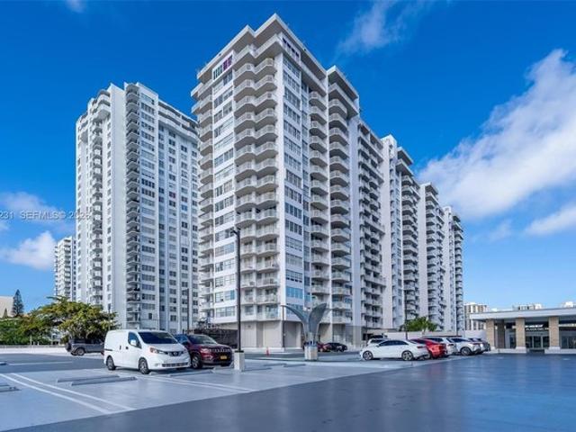 18071 Biscayne Blvd Apt 402, Aventura, FL 33160