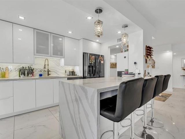 18071 Biscayne Blvd Apt 901, Aventura, FL 33160