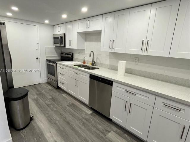 18071 Biscayne Blvd, Unit 1702, Aventura, FL 33160 | MLS #A11986