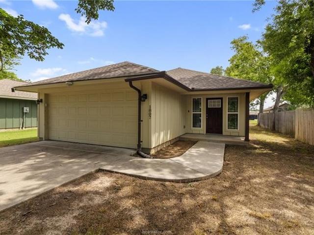 1807 Nuches Ln, Bryan, TX 77803