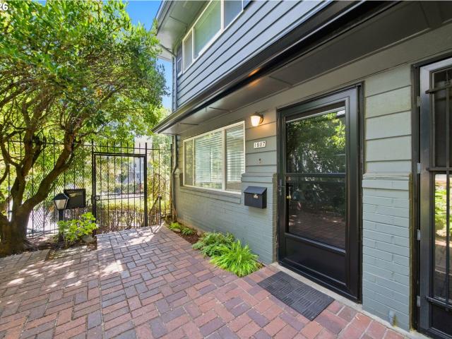 1807 ne multnomah st