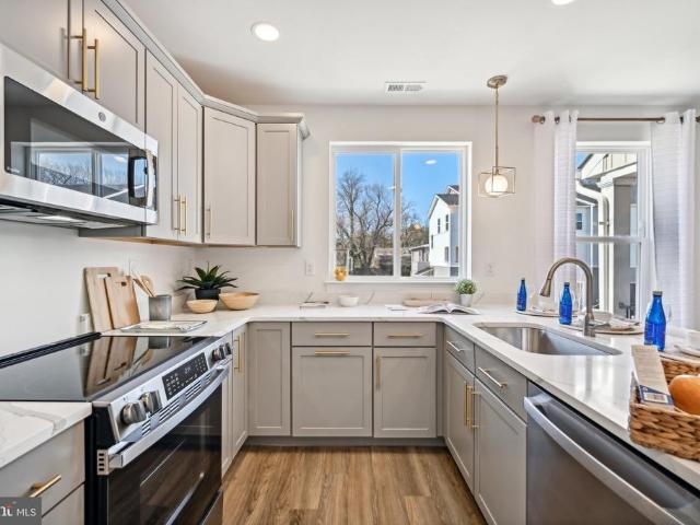 1807 Arch Street # 21E