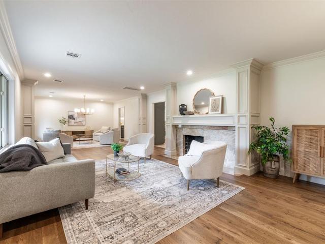 1807 Dorchester Drive