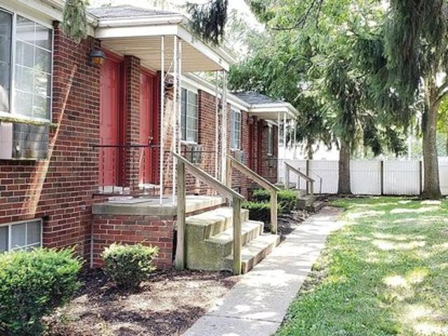 1807 Ferndale Rd NW, Canton, OH 44709