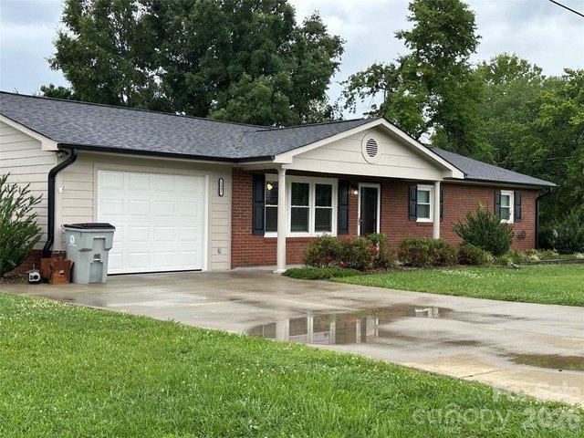 1807 Forest Hill Park Pl SW, Lenoir, NC 28645