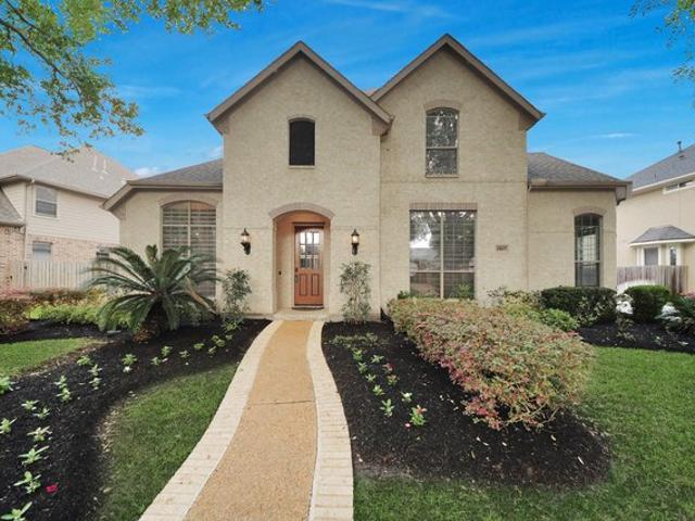 1807 Ravenel Ln, Sugar Land, TX 77479