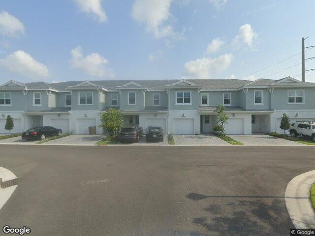 1807 Sanderling Dr, Deerfield Beach, FL 33442