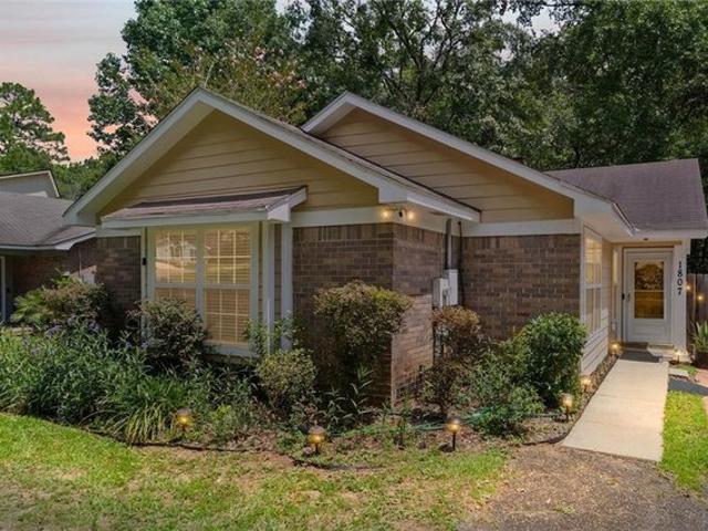 1807 Spring Brook Ct, Mobile, AL 36609