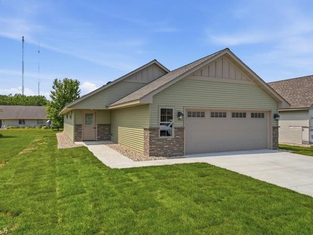 1807 Upper Trentwood Cir NE, Willmar, MN 56201