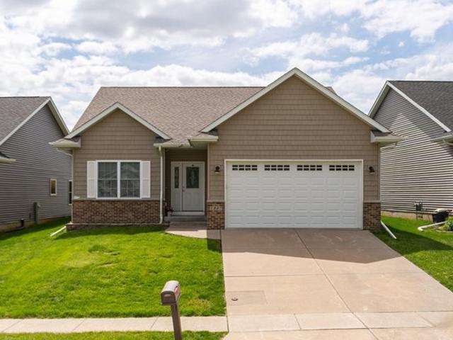 1807 W 75th Pl, Davenport, IA 52806