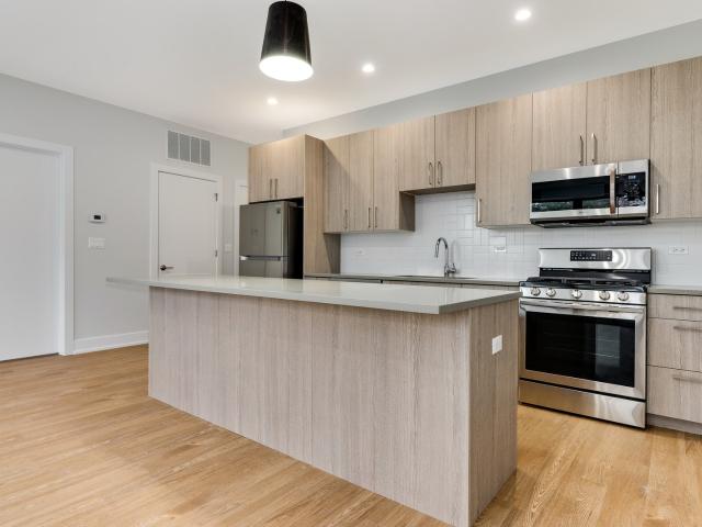 1807 W Division St, Unit 301, Chicago, IL 60622 | MLS #12624 | Compass
