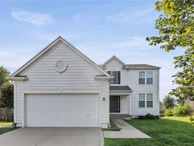 1807 W Fredrickson Dr, Olathe, KS 66061