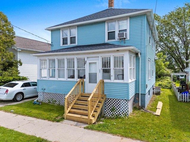 1807 21st St, Two Rivers, WI 54241