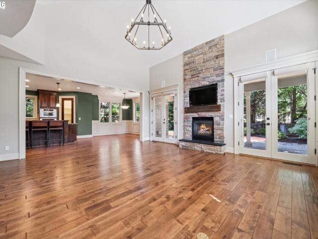 18086 jenifers way