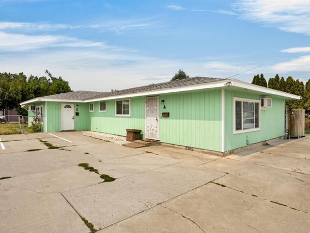 1808 N 20th Ave, Pasco, WA 99301