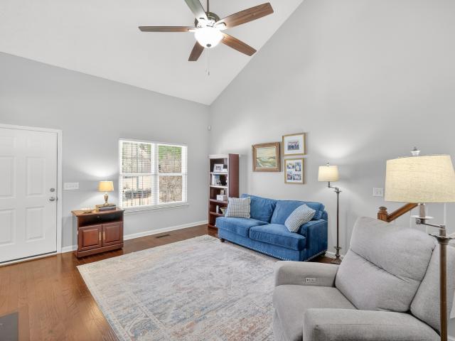 1808 N Bonham Ct