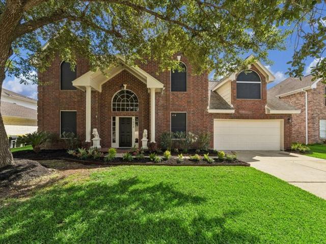 1808 Oakleaf Cir, Pearland, TX 77581