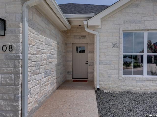 1808 Chateau Ln N
