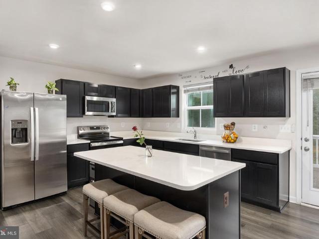1808 Creek Bottom Place
