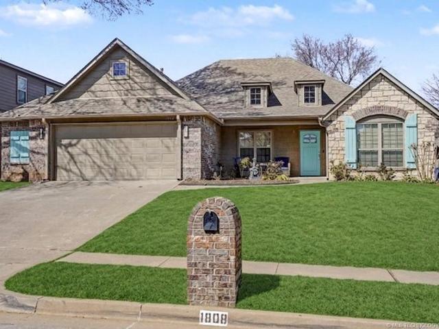 1808 E Jacksonville St, Broken Arrow, OK 74012