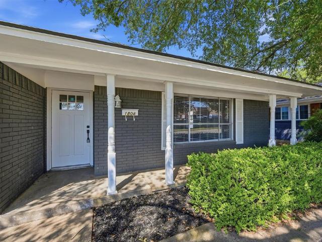 1808 Robin Drive