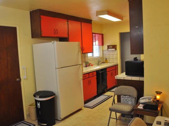 1808 Ronie Way
