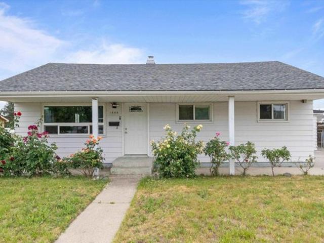 1808 W Nixon St, Pasco, WA 99301